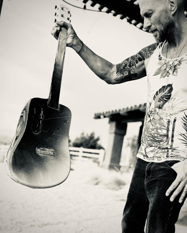 Top 10 Memorable Instagram Photos of Luke Goss