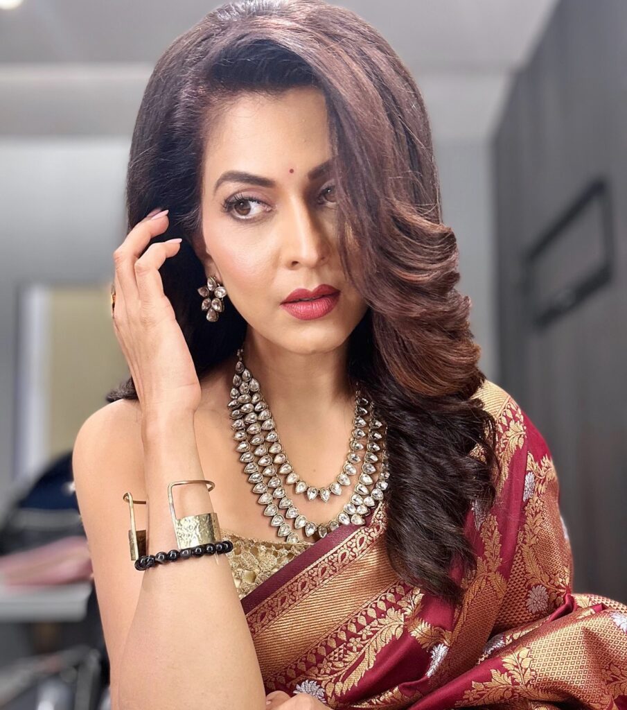 Actress Madhavi Nimkar HD Instagram Photos and Wallpapers August 2024 ...
