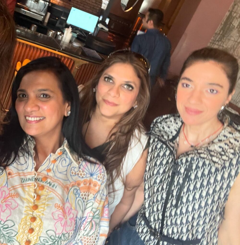 Actress Madhoo HD Instagram Photos and Wallpapers September 2024 ...