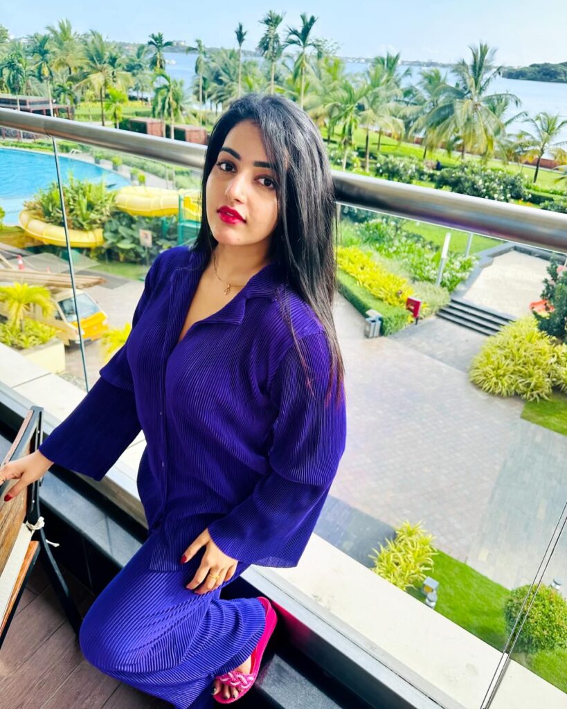 Actress Malavika Menon HD Instagram Photos and Wallpapers August 2024 ...