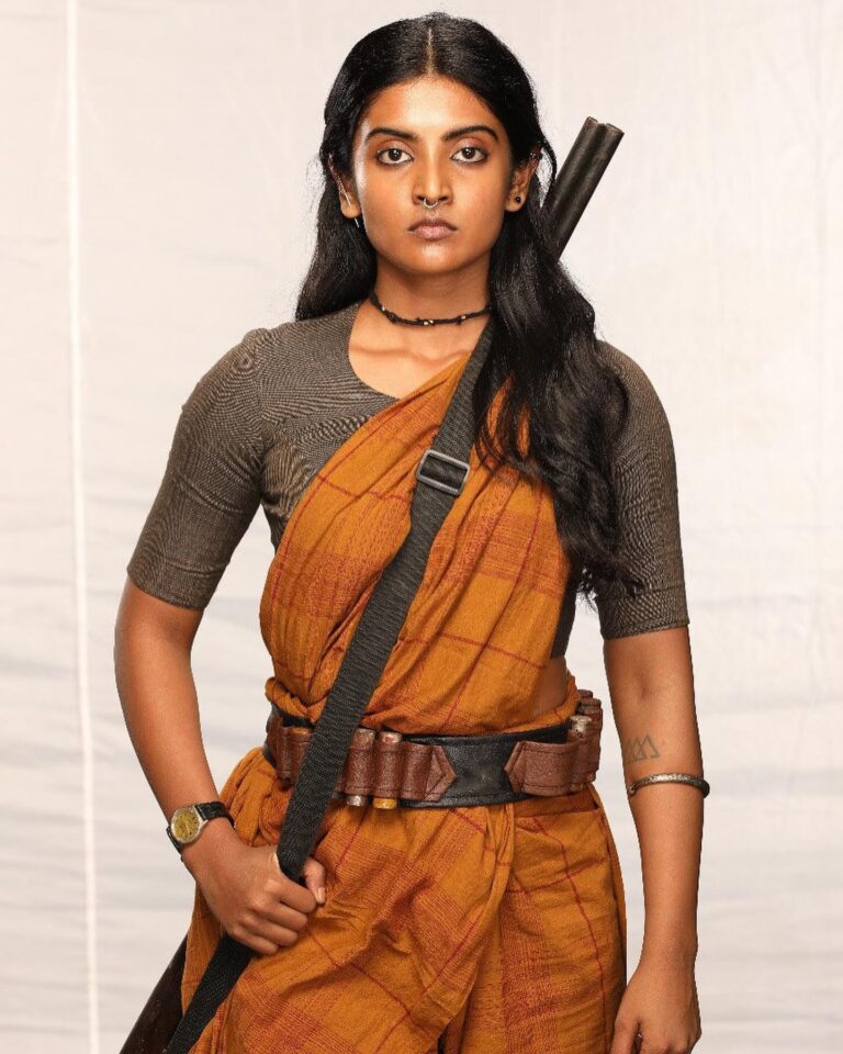 10 Stunning Instagram Photos of Nivedhithaa Sathish