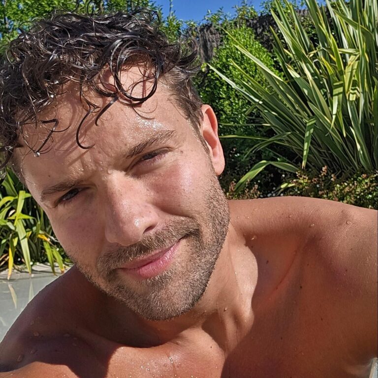 10 Iconic Instagram Photos of Pablo Albor n