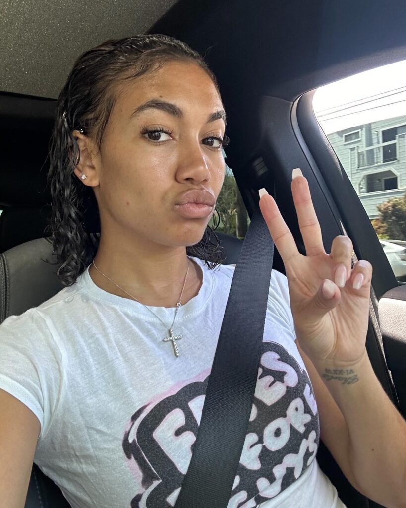 Actress Paige Hurd HD Instagram Photos and Wallpapers July 2024 | Gethu ...