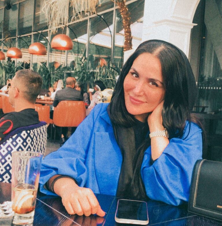 Parisa Roshani's Instagram: The Top 10 Photos That Made Waves