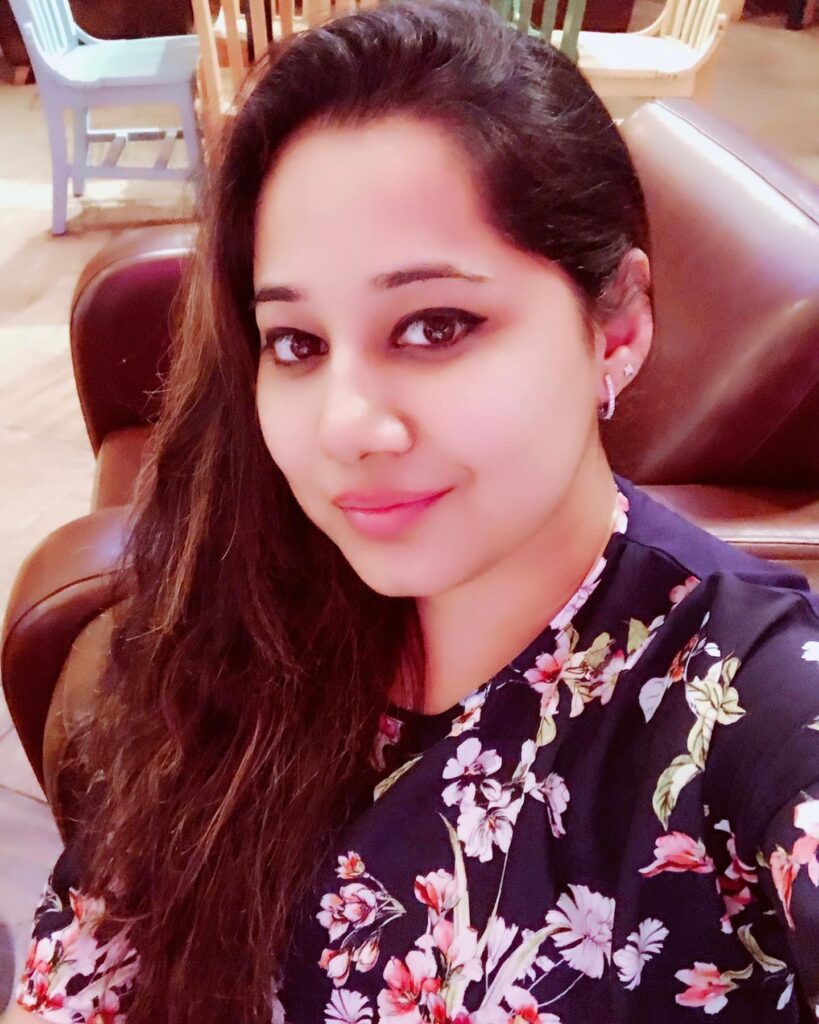Actress Payal Dev HD Instagram Photos and Wallpapers April 2022 | Gethu ...