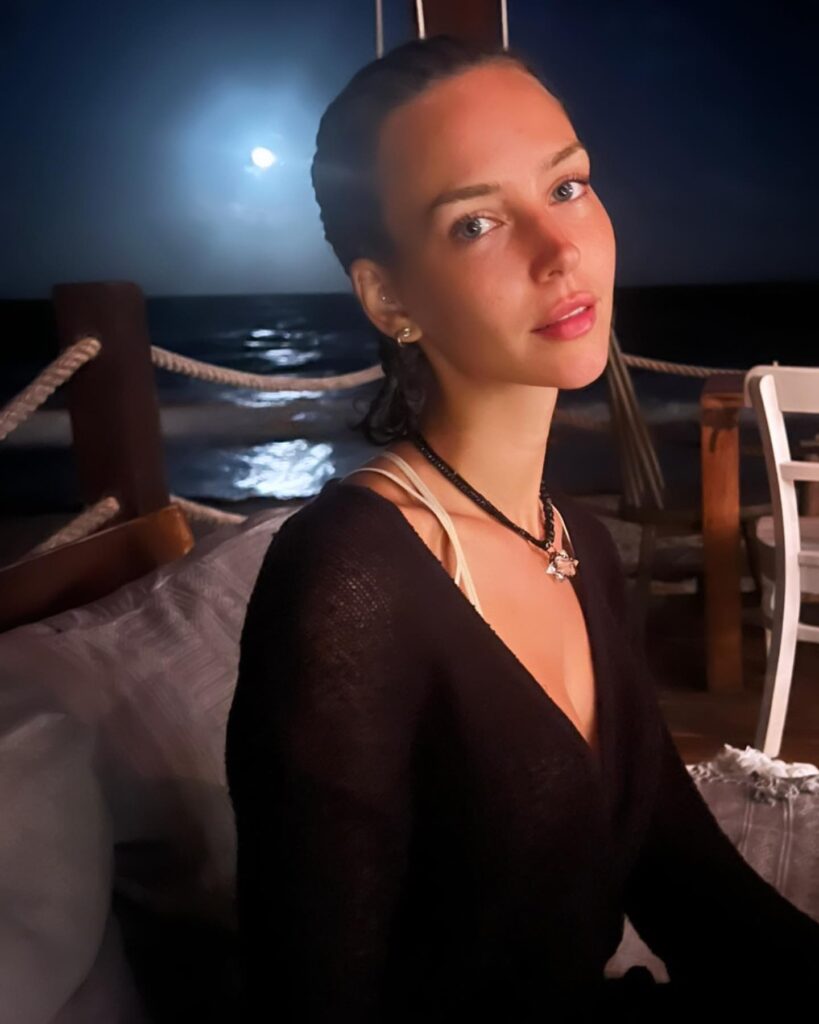 Actress Rachel Cook HD Instagram Photos and Wallpapers April 2022 ...