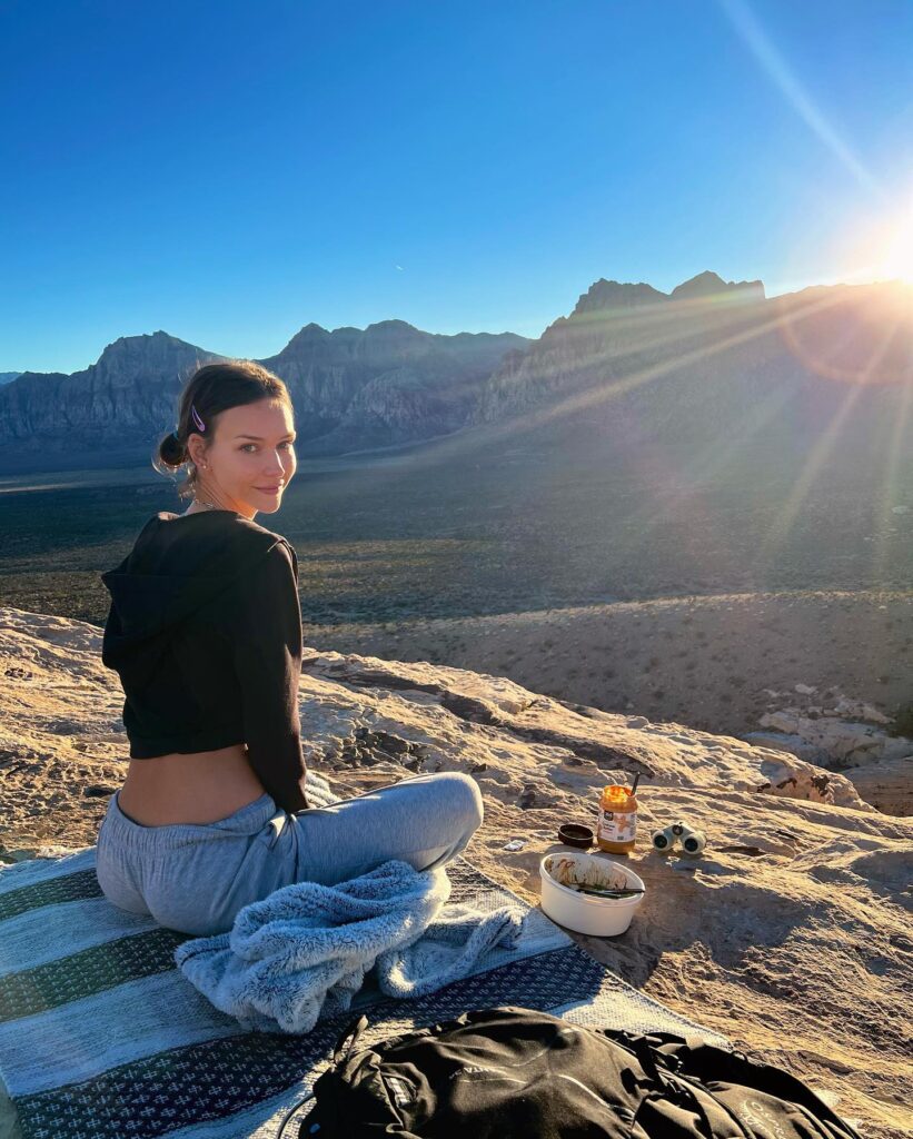 Actress Rachel Cook HD Instagram Photos and Wallpapers April 2022 ...