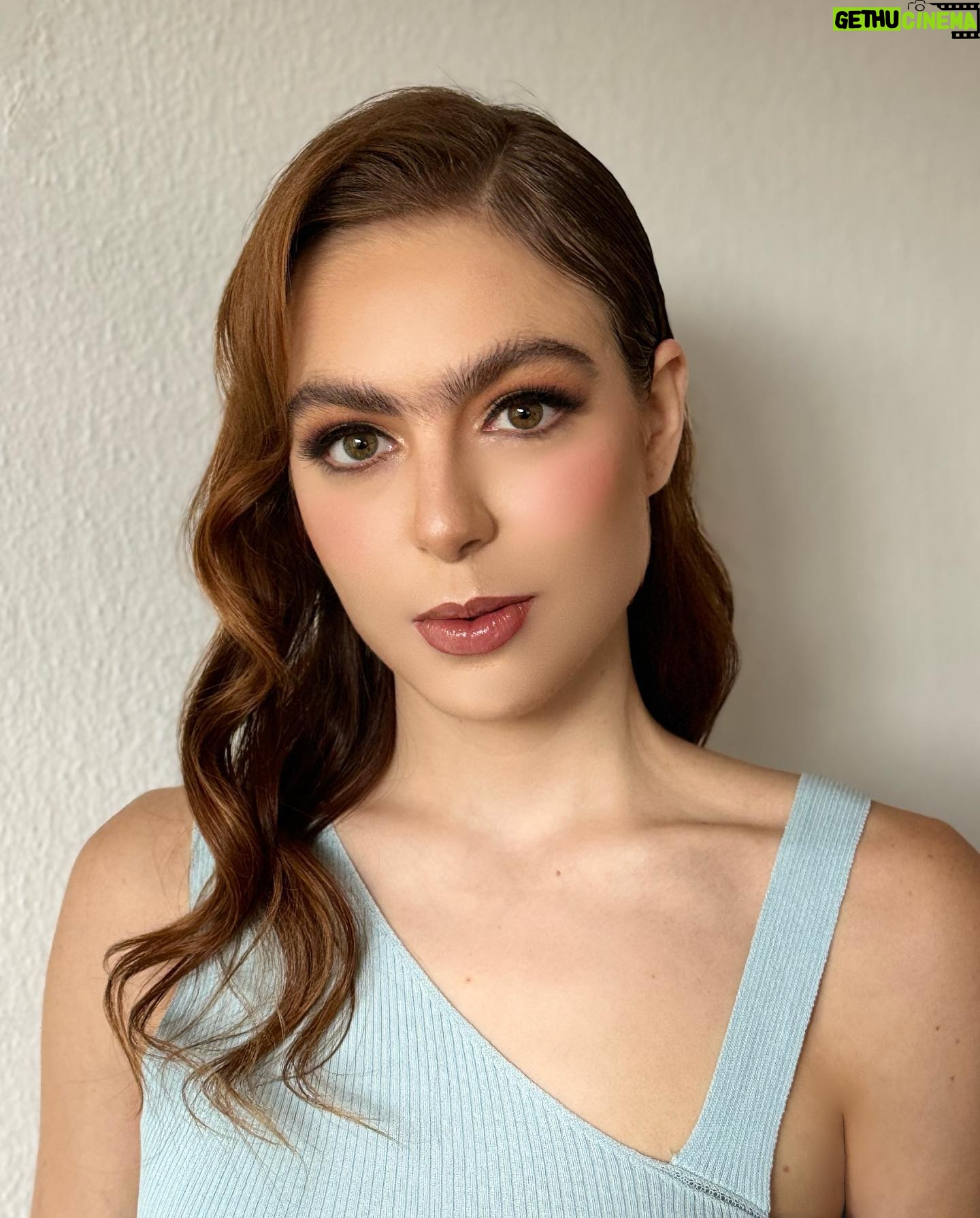 Actress Regina Pavón HD Instagram Photos and Wallpapers July 2024 ...