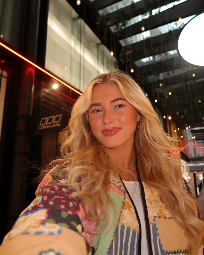Actress Rylee Arnold HD Instagram Photos and Wallpapers September 2024 ...