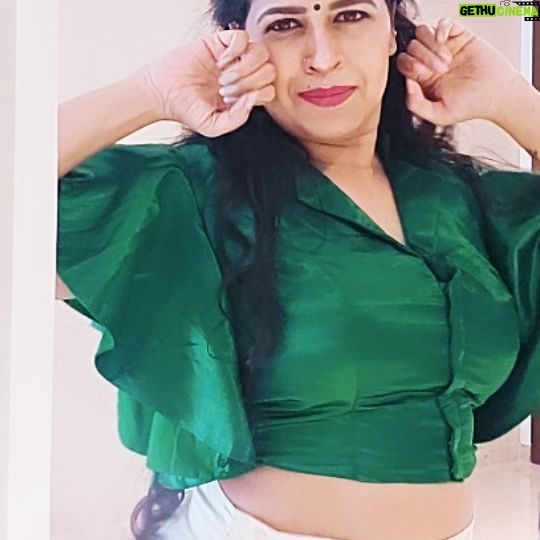 Actress Sadhika Venugopal HD Instagram Photos and Wallpapers August ...