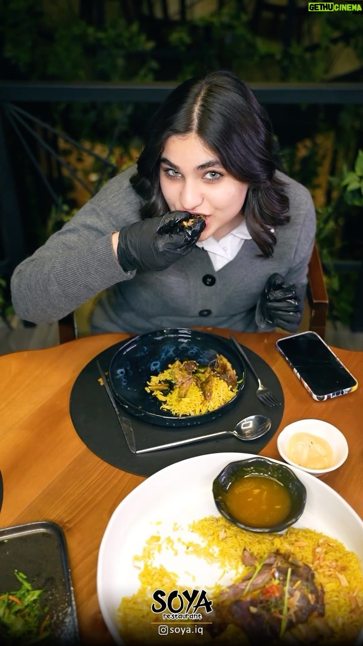 Actress Sara Aws HD Instagram Photos and Wallpapers December 2023 | Gethu Cinema