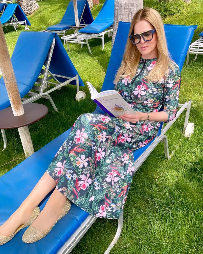 Actress Sarah Mintz HD Instagram Photos and Wallpapers July 2024 ...