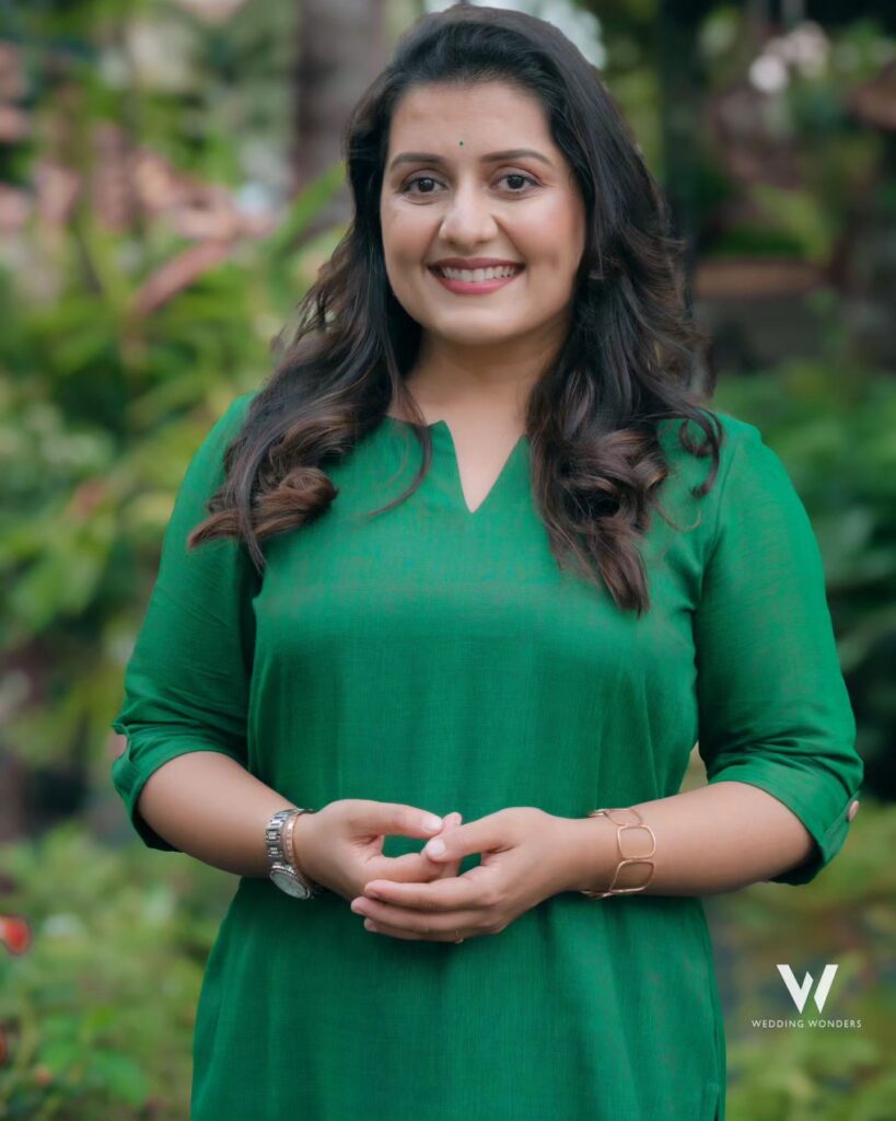 Actress Sarayu Mohan HD Instagram Photos and Wallpapers September 2024 ...