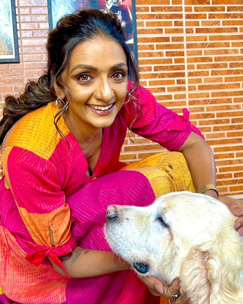 Actress Shanti Priya HD Instagram Photos and Wallpapers July 2024 ...