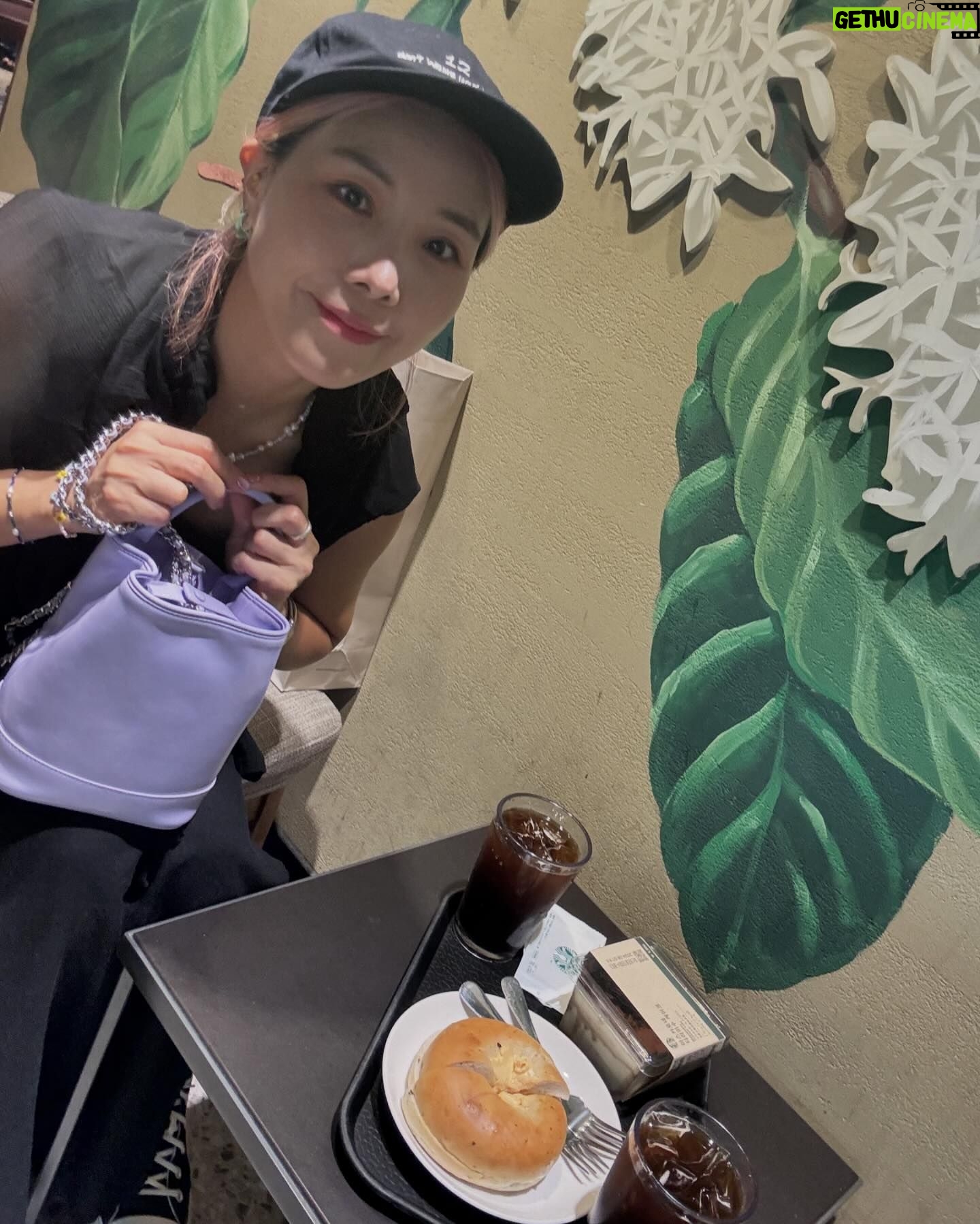 Actress Shin Bong-sun HD Instagram Photos and Wallpapers August 2024 ...