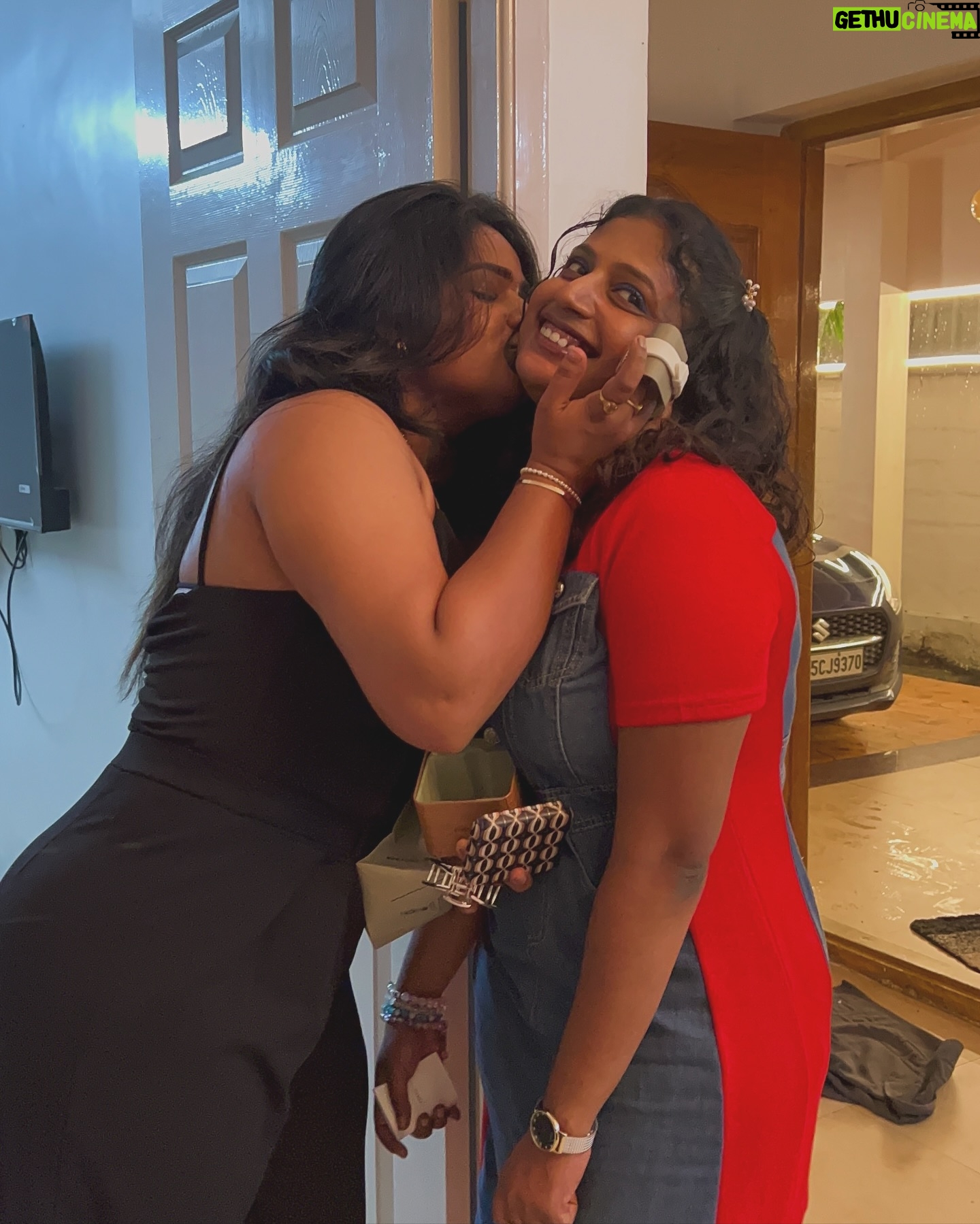 Actress Shruthi Selvam HD Instagram Photos and Wallpapers July 2024 | Gethu Cinema