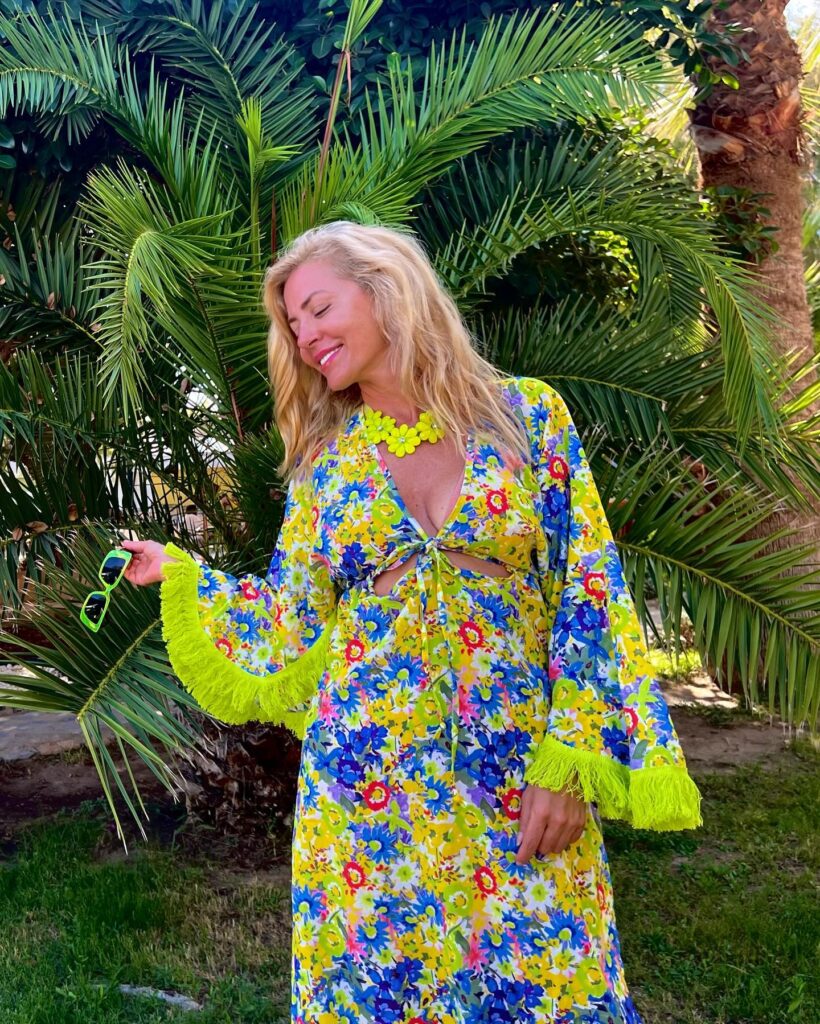 Actress Simge Selçuk HD Instagram Photos and Wallpapers July 2024 ...