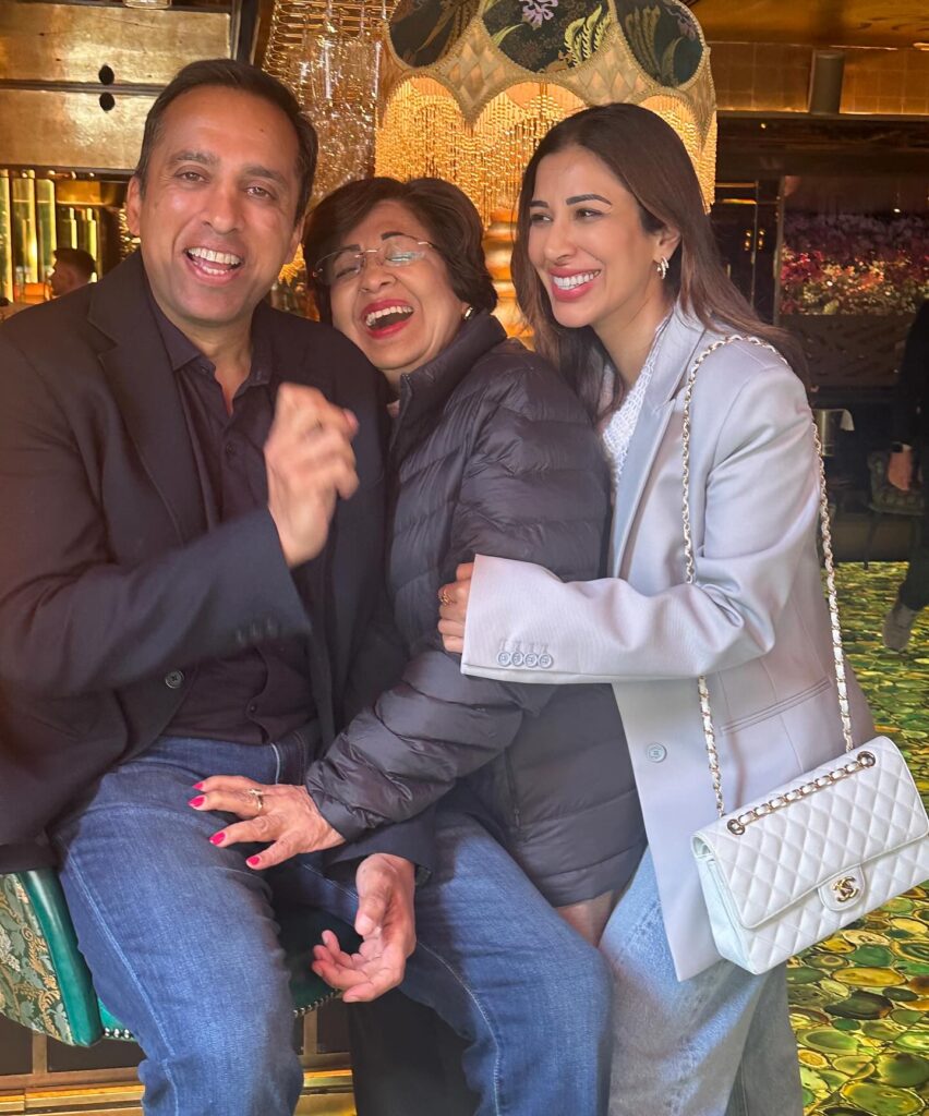 Actress Sophie Choudry HD Photos and Wallpapers July 2024 | Gethu Cinema