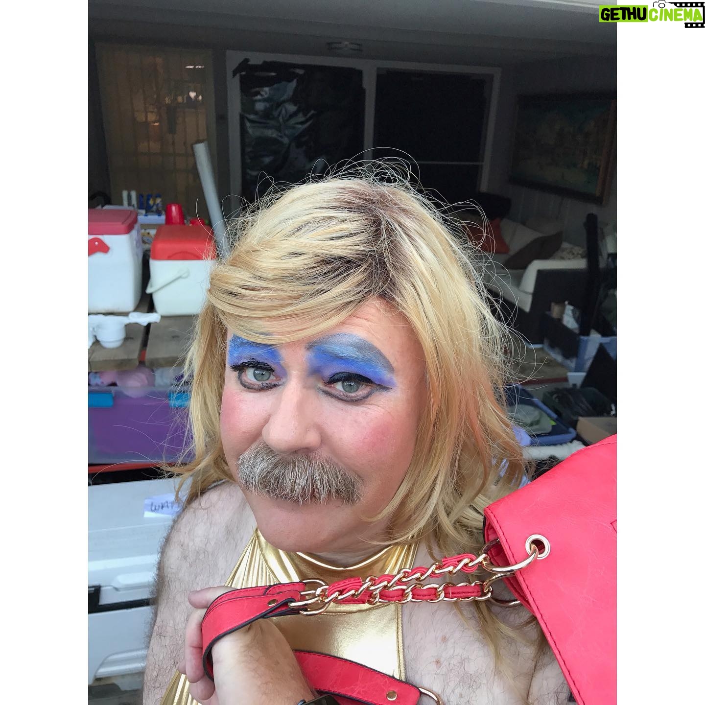 Tim Hooper | Gethu Cinema