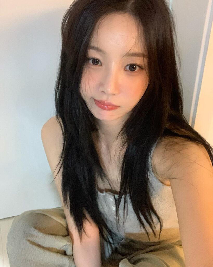 Actress Yeon-woo HD Instagram Photos and Wallpapers August 2024 | Gethu ...