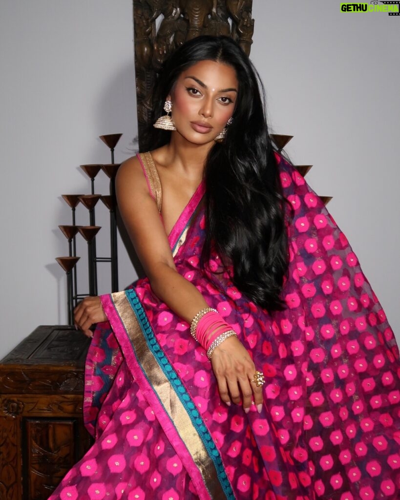 Actress Chandrika Ravi HD Photos and Wallpapers August 2024 | Gethu Cinema