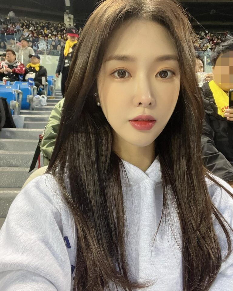 The Top 10 Instagram Posts of Cho Lee-hyeon