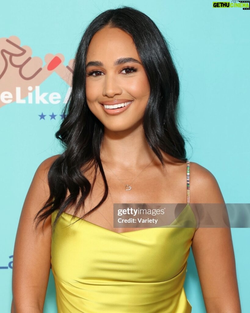 Actress Emily Tosta HD Instagram Photos and Wallpapers September 2024 ...