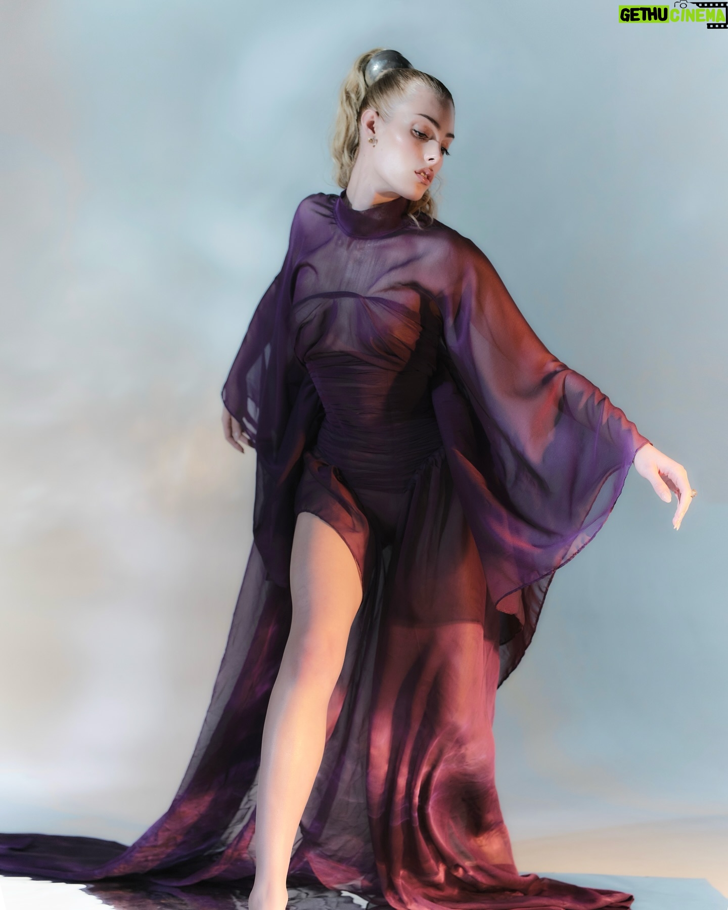 Actress Gigi Goode HD Instagram Photos and Wallpapers September 2024 ...