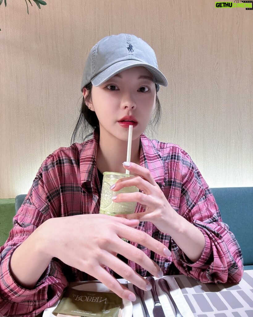Actress Han Chae-kyung HD Instagram Photos and Wallpapers September ...