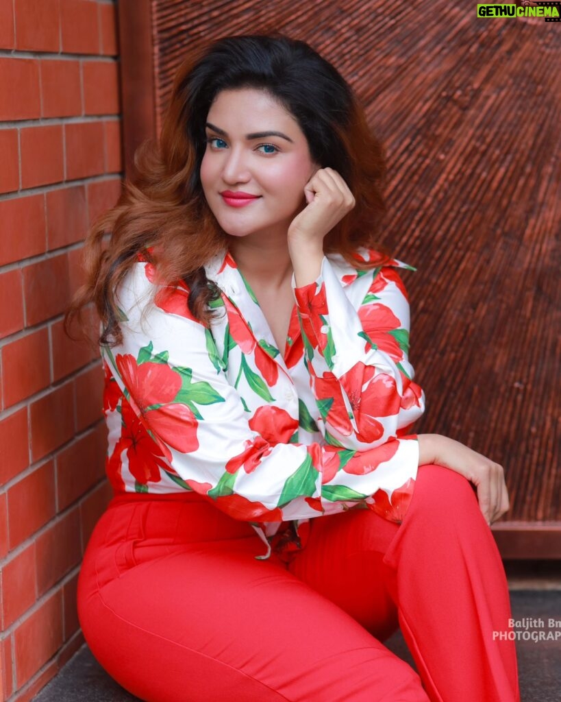 Actress Honey Rose HD Photos and Wallpapers December 2024 | Gethu Cinema