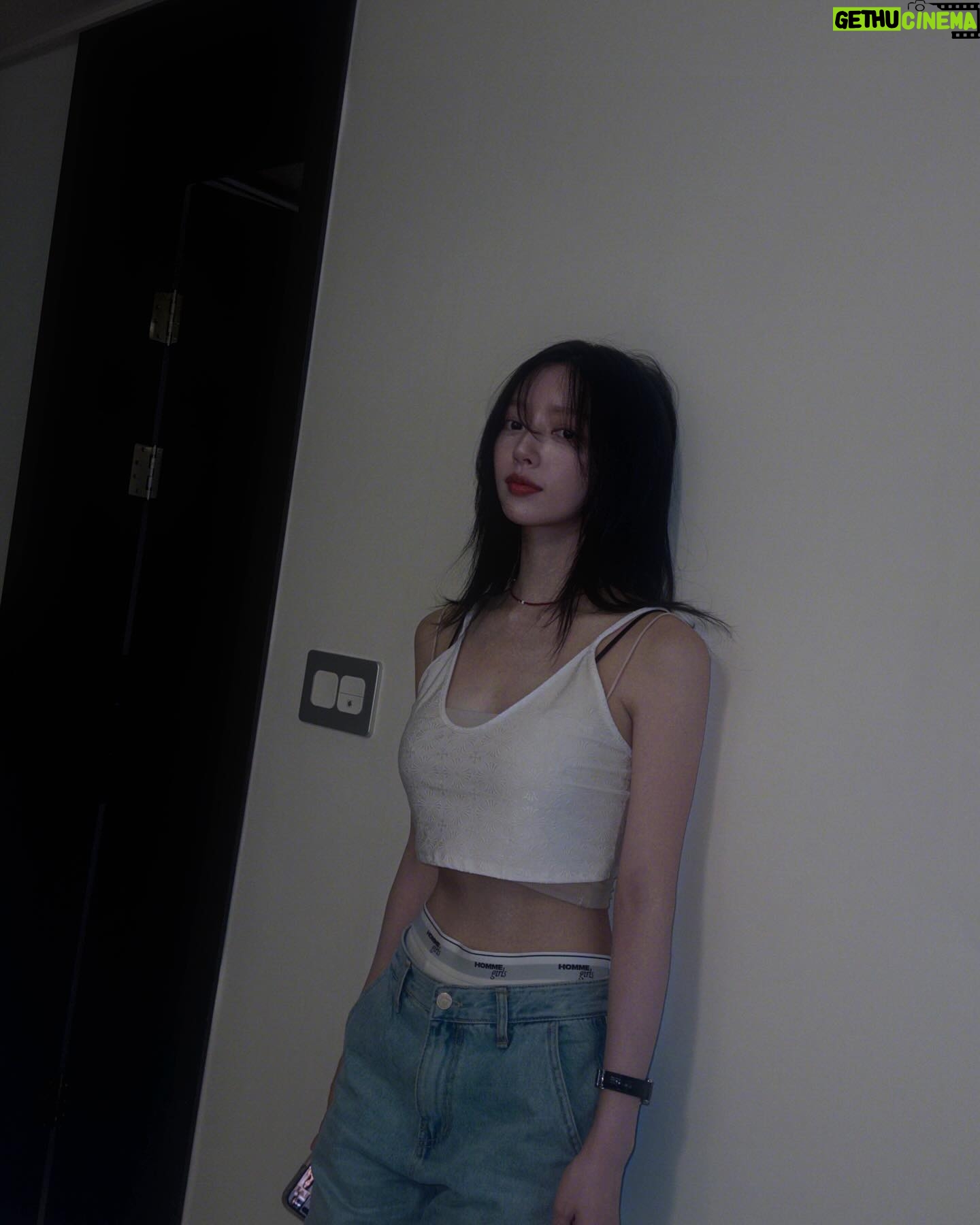 Actress Hong Ji-yoon HD Instagram Photos and Wallpapers September 2024 ...