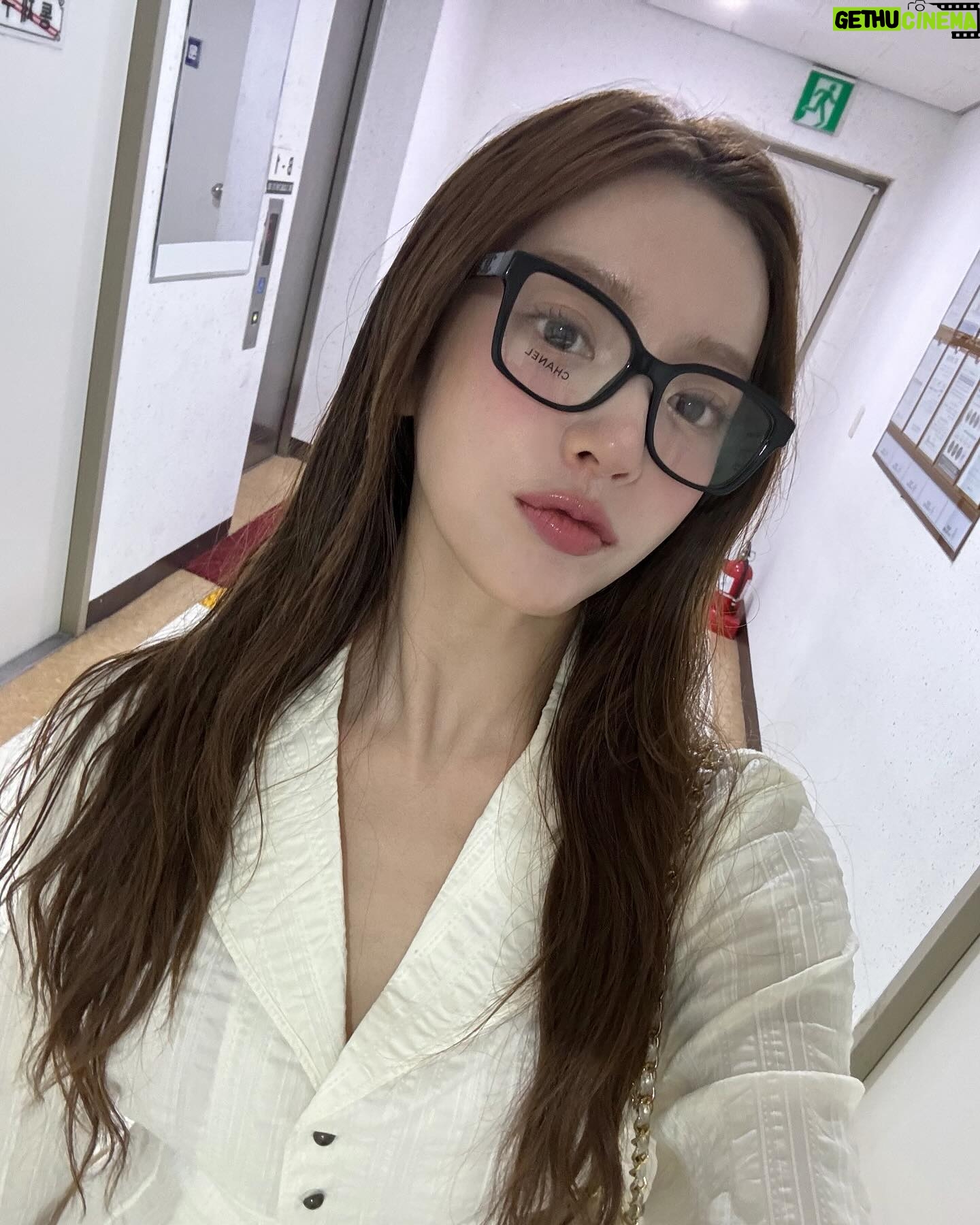 Actress Hong Ji-yoon HD Instagram Photos and Wallpapers September 2024 | Gethu Cinema