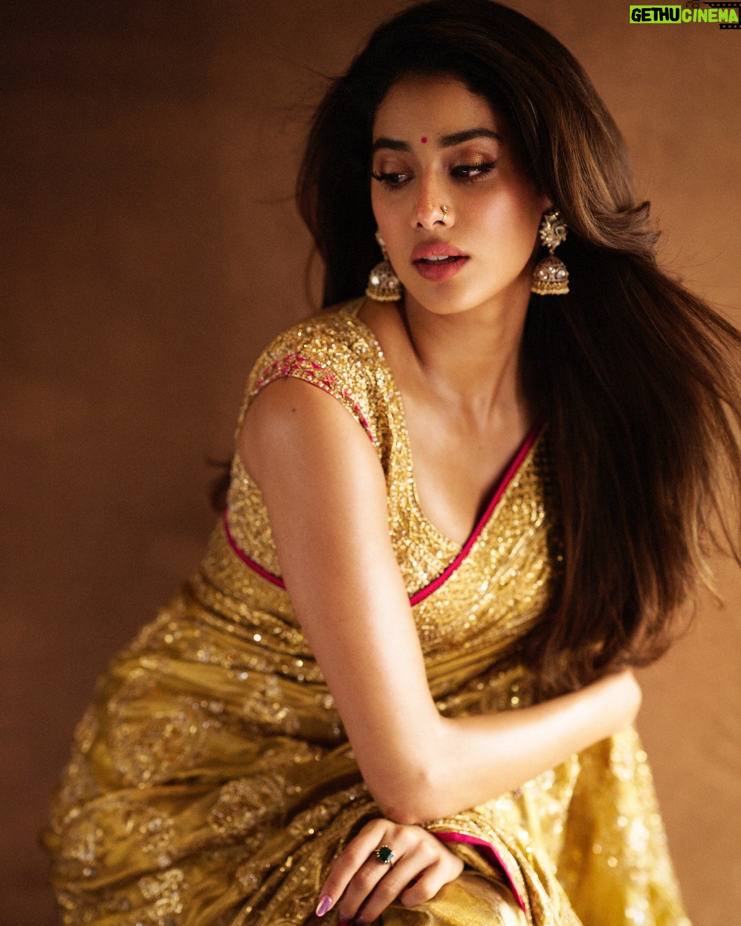 Actress Janhvi Kapoor HD Photos and Wallpapers December 2024 | Gethu Cinema