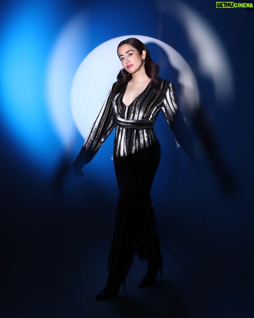 Actress Jonita Gandhi HD Photos and Wallpapers December 2024 | Gethu Cinema