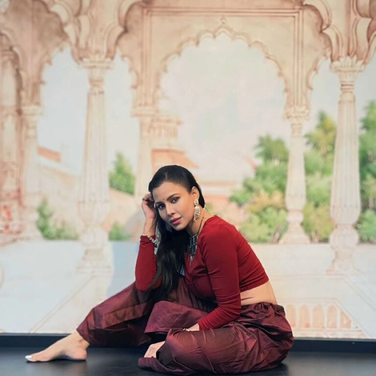 Top 10 Memorable Instagram Photos of Kavya Keeran