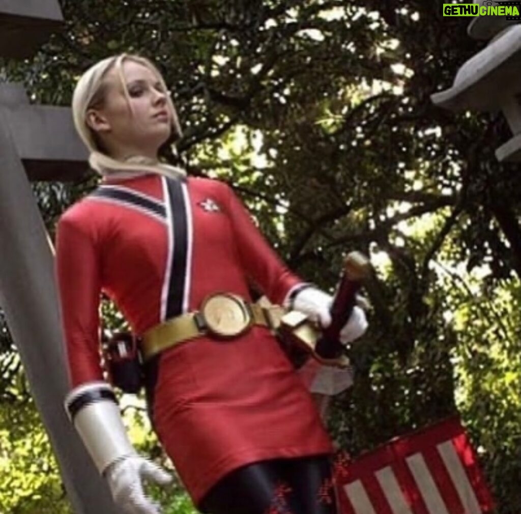 Actress Kimberley Crossman HD Instagram Photos and Wallpapers September ...