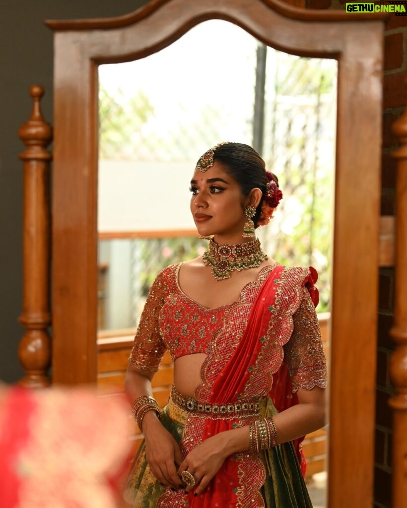 Actress Meenakshi Govindarajan HD Instagram Photos and Wallpapers ...