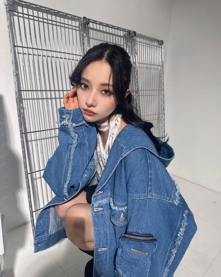 The Top 10 Instagram Posts of Murase Sae