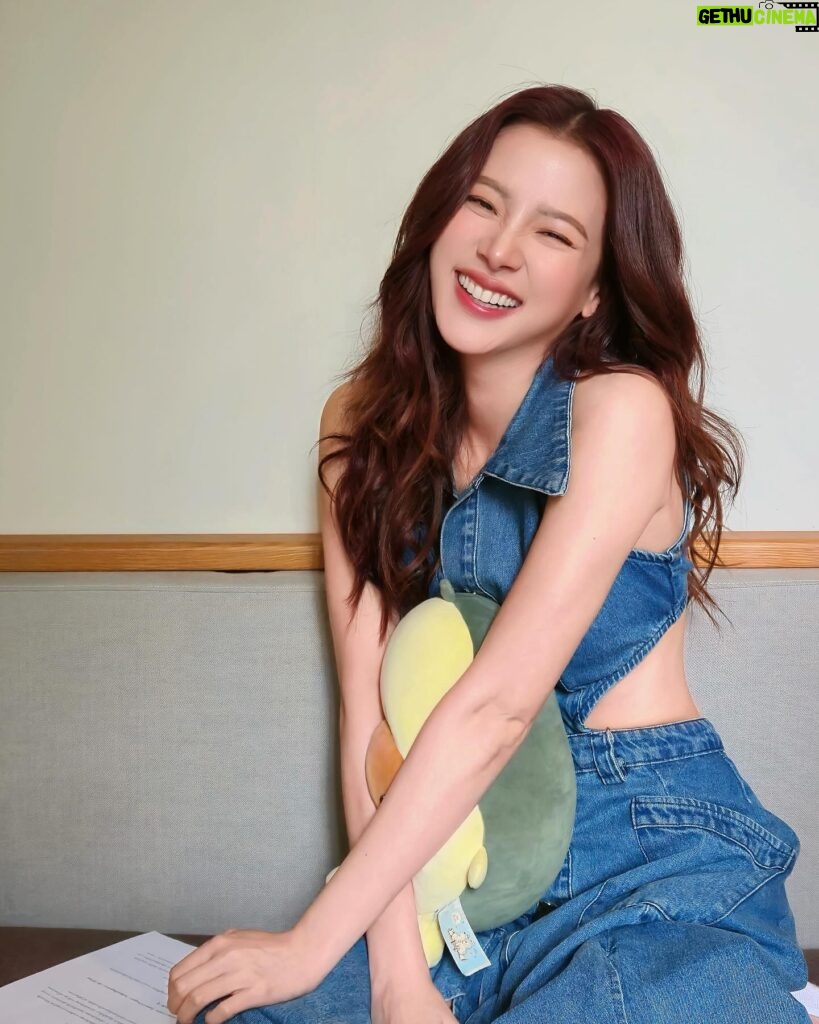 Actress Pimchanok Luevisadpaibul HD Instagram Photos and Wallpapers ...