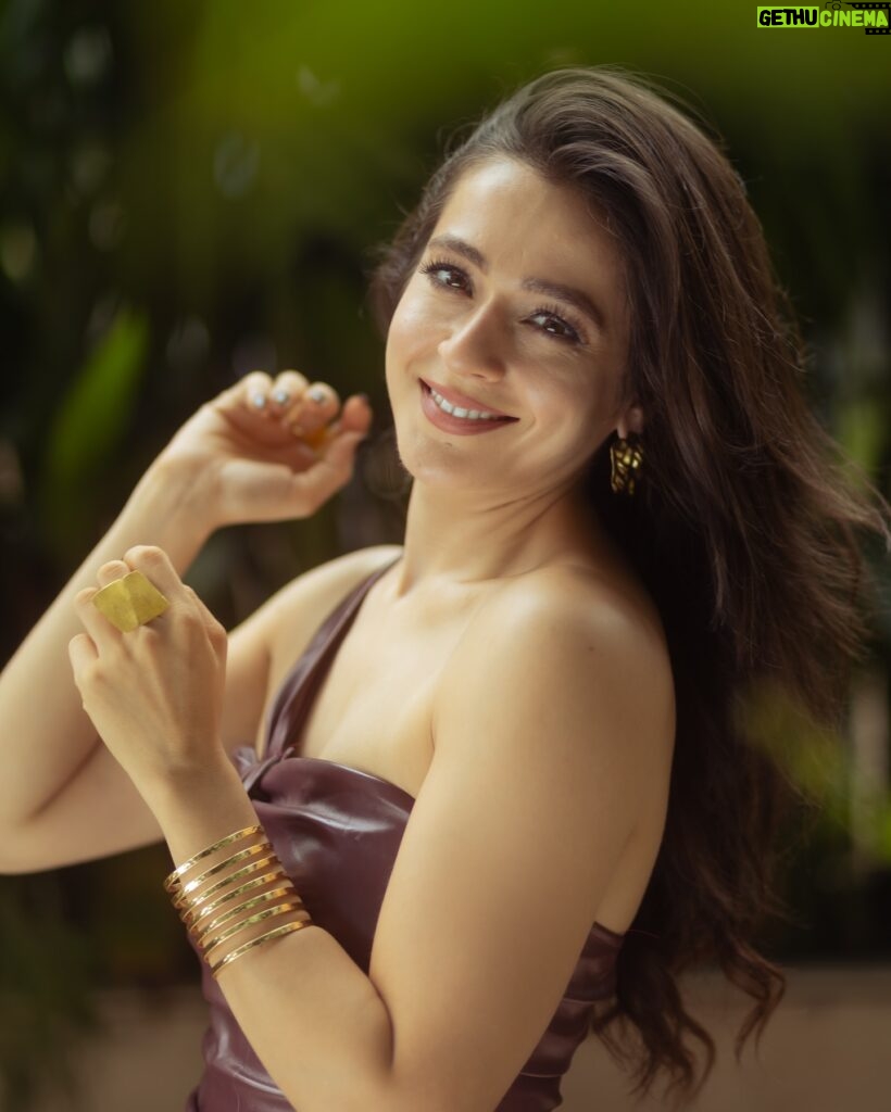 Actress Priyal Gor HD Photos and Wallpapers December 2024 | Gethu Cinema