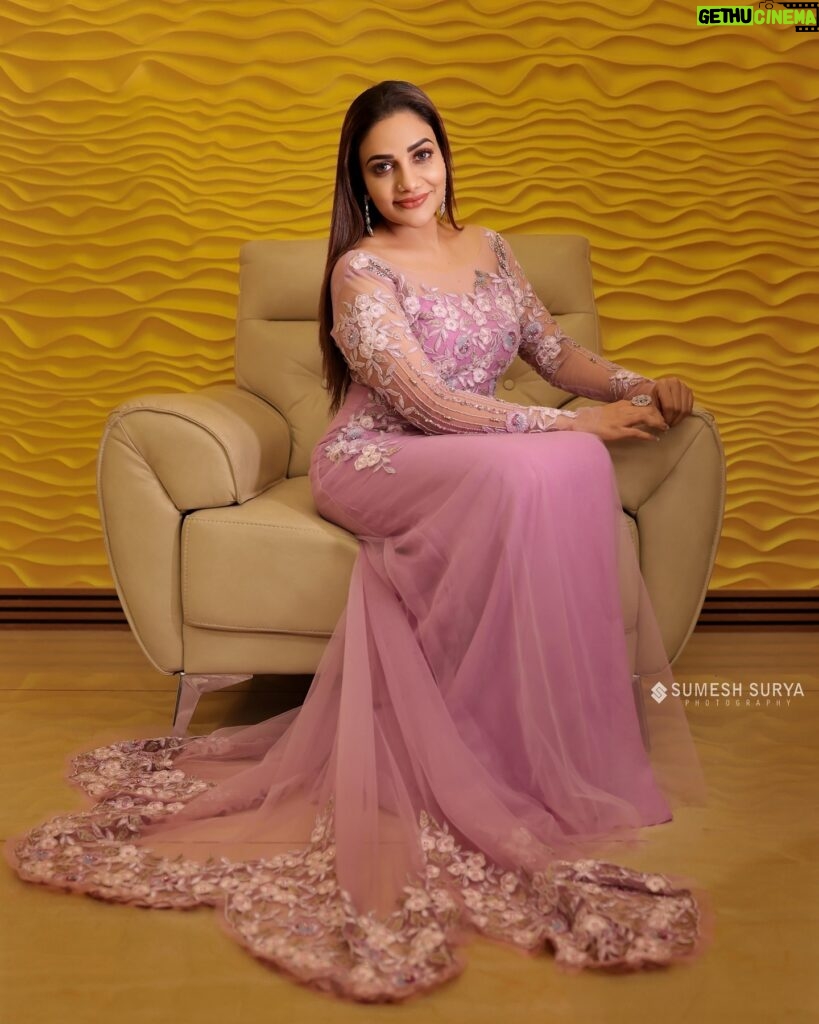 Singer Rimi Tomy HD Photos and Wallpapers January 2025 | Gethu Cinema