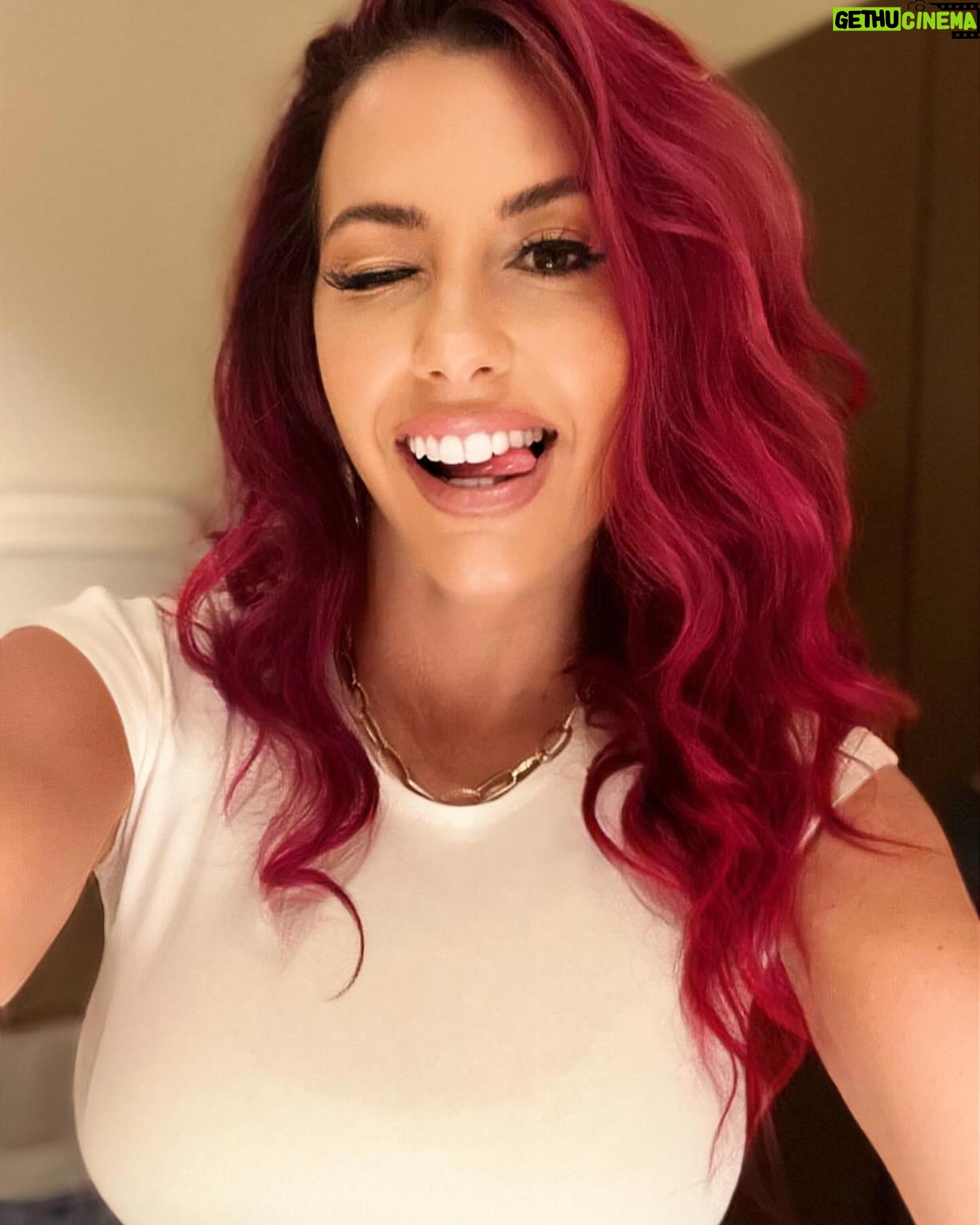 Actress Santana Garrett HD Photos and Wallpapers February 2025 | Gethu ...