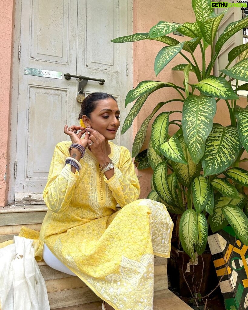 Actress Shanti Priya HD Instagram Photos and Wallpapers September 2024 ...