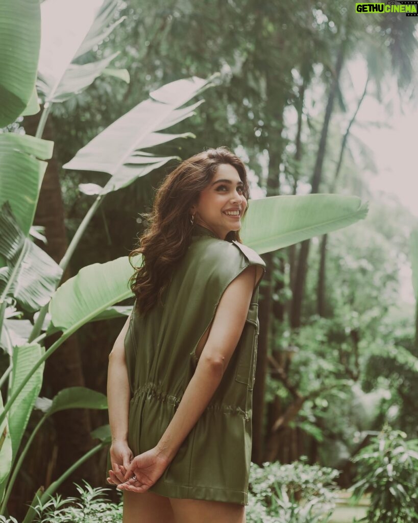 Actress Sharvari Wagh HD Instagram Photos and Wallpapers August 2024 ...