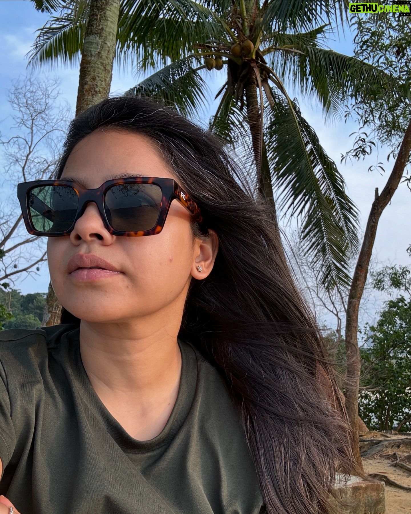 Actress Sumona Chakravarti HD Instagram Photos and Wallpapers September ...