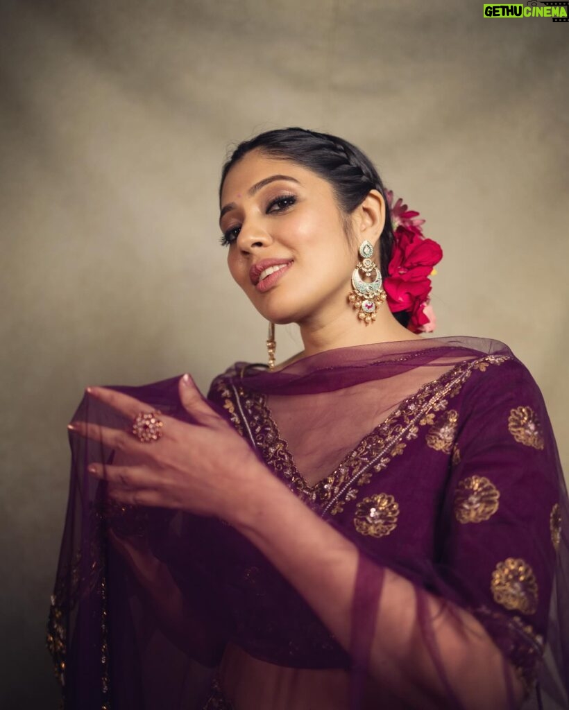 Actress Veena Nandhakumar HD Photos and Wallpapers December 2024 ...