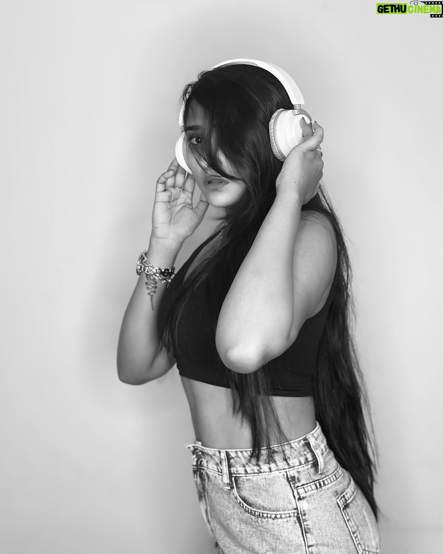 Actress Arohi Rao HD Photos and Wallpapers December 2024 | Gethu Cinema