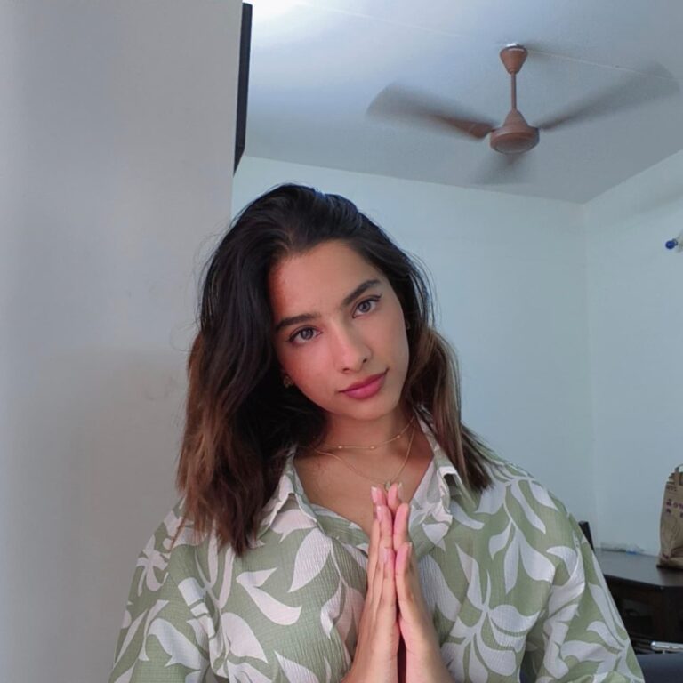 10 Must-See Instagram Posts by Aurora Sinclair aka Baloon akka