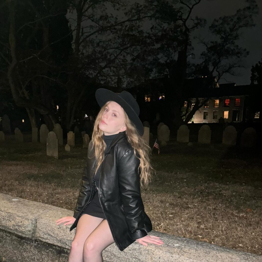 Actress Bebe Wood HD Photos and Wallpapers September 2025 | Gethu Cinema