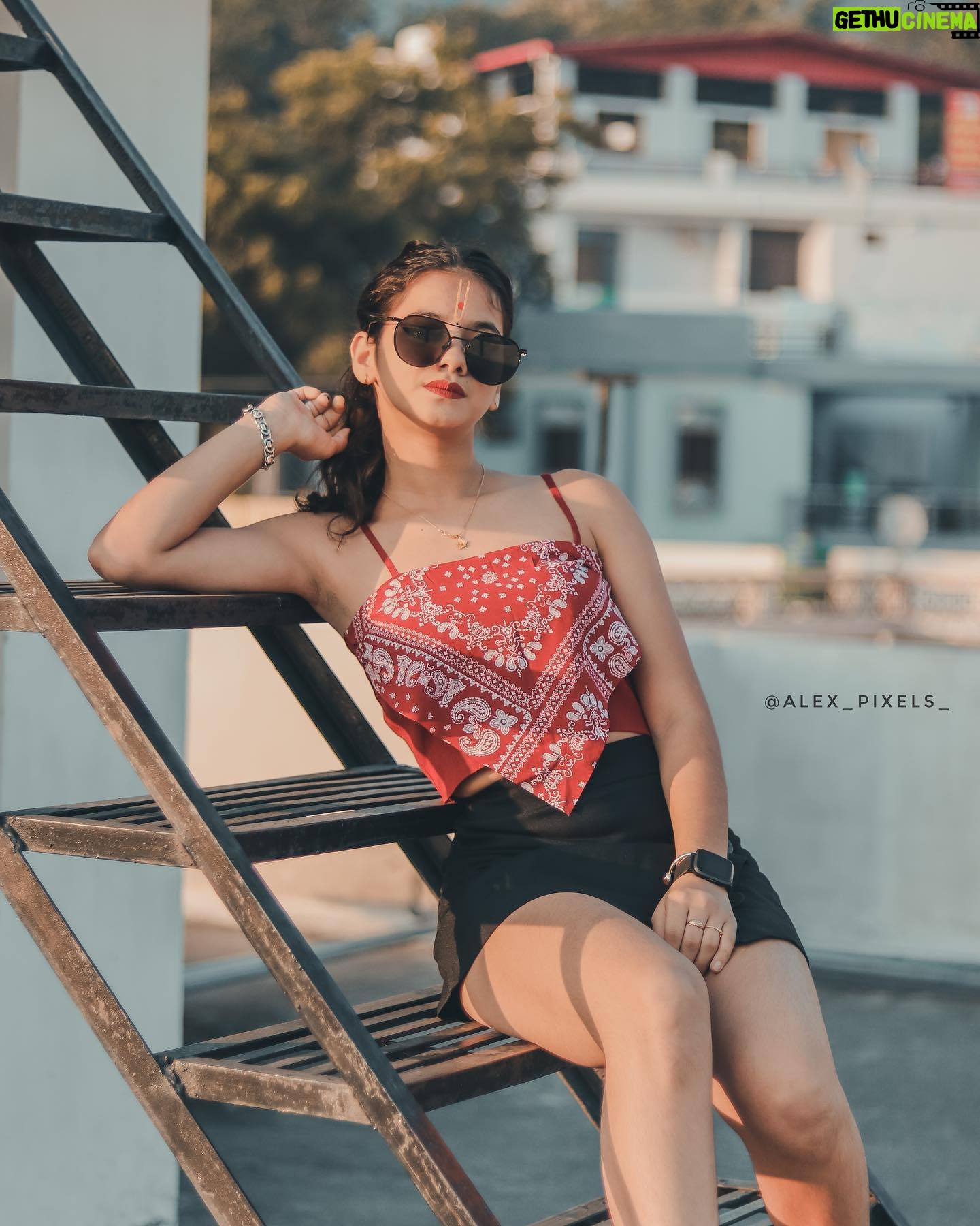 Actress Tanu Rawat HD Photos and Wallpapers November 2021 | Gethu Cinema